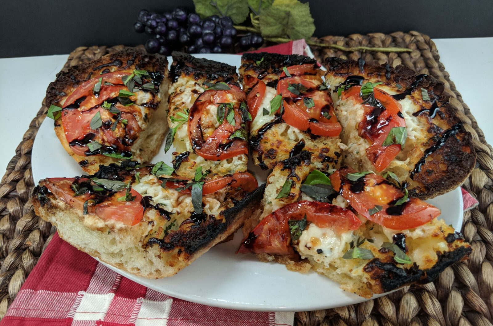 Caprese Garlic Bread – Afoodieaffair